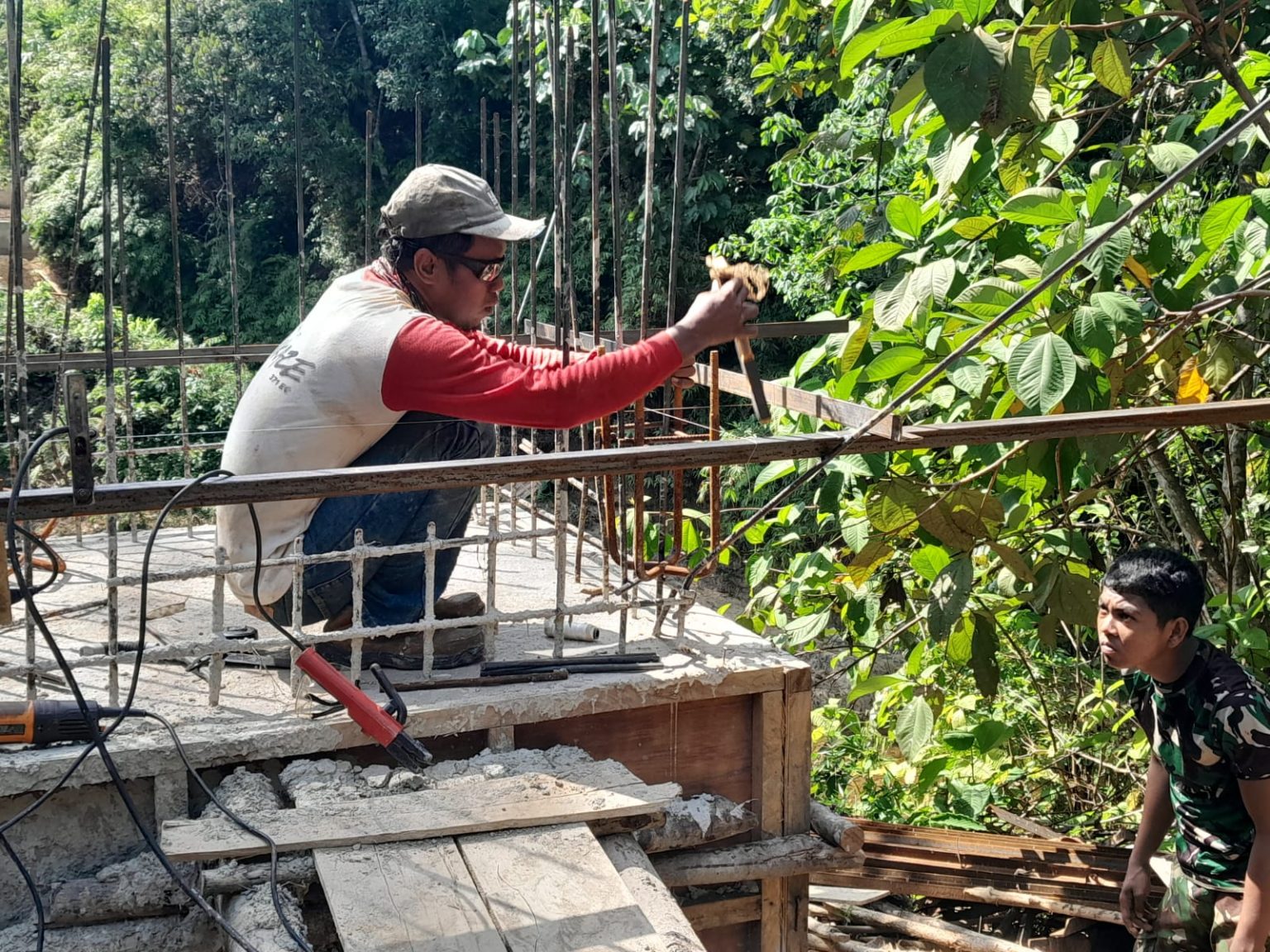 Pasca Pergeseran Pasukan, Satgas Kodim 0313/KPR Langsung Tancap Gas ...